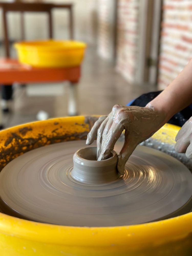 Introduction to Ceramics and Glazing | Ithra